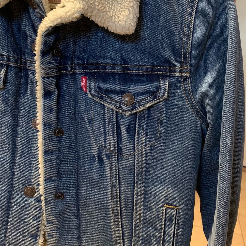Authentic Levi’s Shearling Lined Denim Jacket. Size X… - Gem